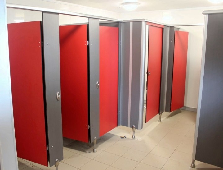 Cubicle Toilet Surabaya Tandes - Aplikator Surabaya